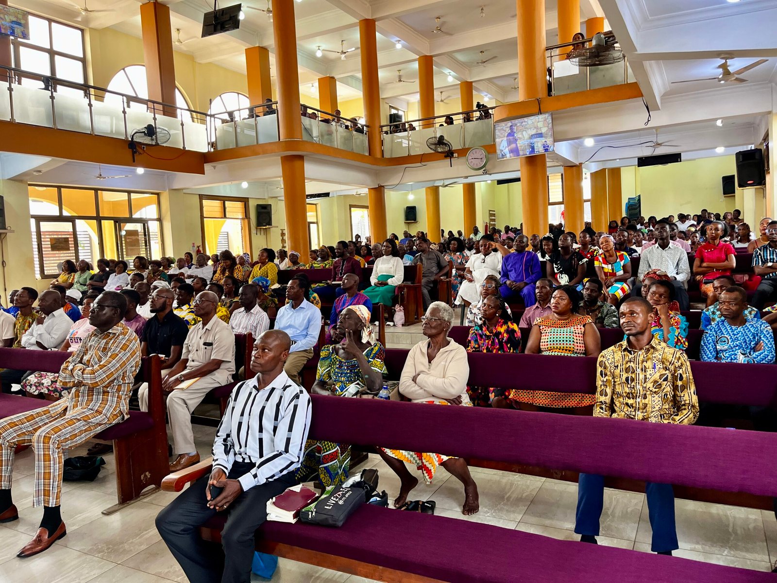 UEW lecturer hails sign language use in church worship - Ghanaian Times