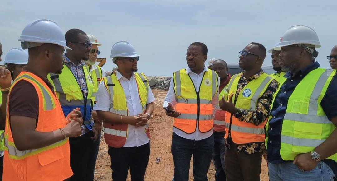 Gov’t assures completion of Axim Sea Defence Project - Ghanaian Times