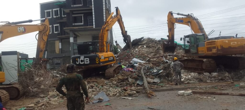 North Industrial Area building collapse: • 2 dead, 3 rescued • Veep ...
